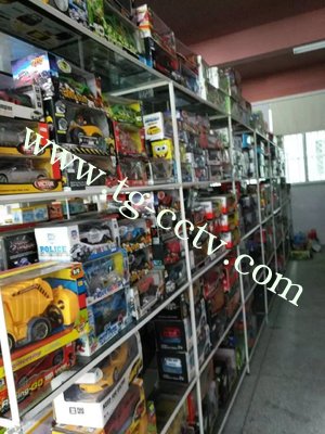 Sample Toys Miscellaneous, many quantities sold by weight price