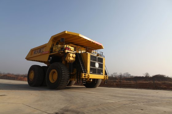Four Wheel Mining Dump Truck / Mining Dumper Truck For Heavy Load Working Condition