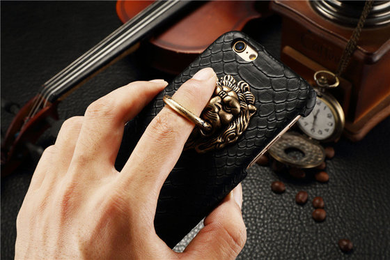 Latest Hot Selling New Design Snake Skin Lion Head Ring Stander pu mobile phone case for iphone 8