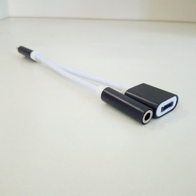 Converter USB Date able for iPhone 7 8 earphone adaptor data cable to 3.5mm Headphone Headset charger charging earphone