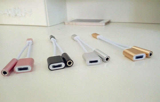 Converter USB Date able for iPhone 7 8 earphone adaptor data cable to 3.5mm Headphone Headset charger charging earphone