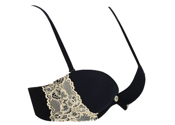 Le noir sensible de dentelle soulèvent le soutien-gorge travaillé d'années de l'adolescence de soutiens-gorge sexy de Demi Nice
