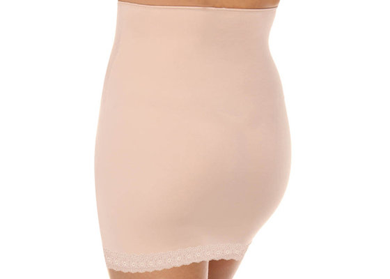 Les demi dames de coton nu confortable de paires glisse avec des équilibres de dentelle