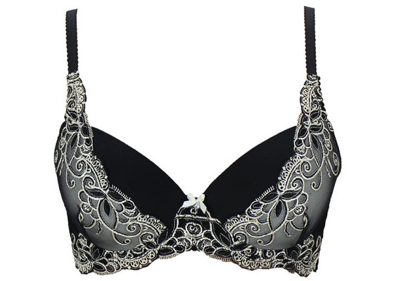 Le doux brodé capitonné soulèvent les bandoulières réglables de soutien-gorge d'Underwire