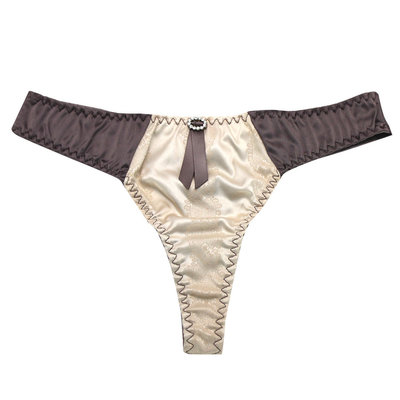 Style confortable de hausse de sous-vêtements de lanière de dames de tache de jacquard bas avec la décoration de fantaisie