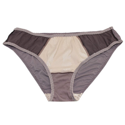 Les jolis bikinis de filles de satin classique de jacquard lissent confortable avec le pendant de fantaisie