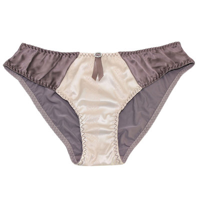 Les jolis bikinis de filles de satin classique de jacquard lissent confortable avec le pendant de fantaisie