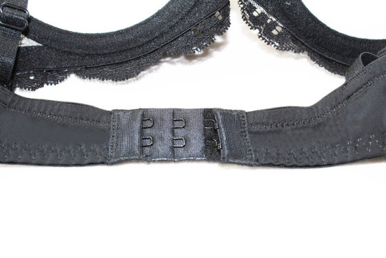 Confortables minces capitonnés soulèvent la lingerie Underwire de broderie de dentelle de soutien-gorge de soutiens-gorge