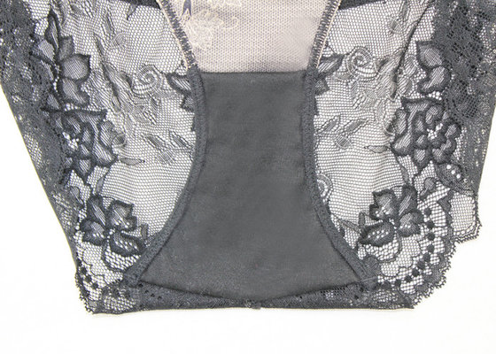 Couleur rouge de jacquard de satin de dentelle de broderie de femmes de culotte chaude sexy de dessous