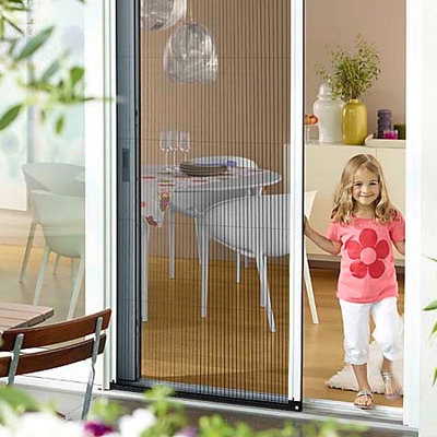 Trackless pleated insect screen  / barrier free retractable flyscreen door