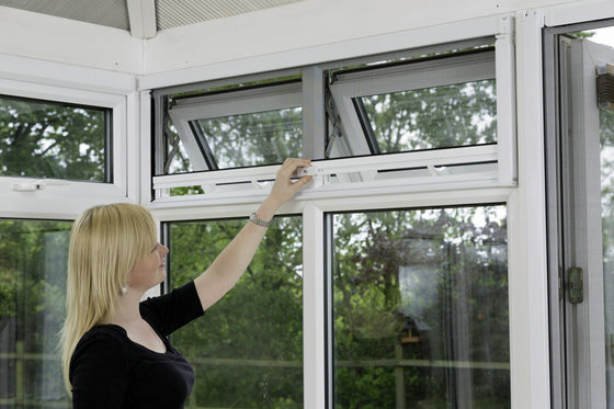 Rolling up non-beam adjustable Retractable fly mosquito screen window / door