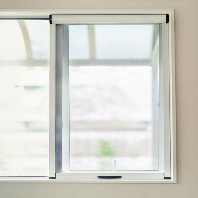 Rolling up non-beam adjustable Retractable fly mosquito screen window / door