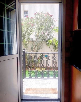 Preventer rain fly projector screen No bottom rail folded mosquito net door
