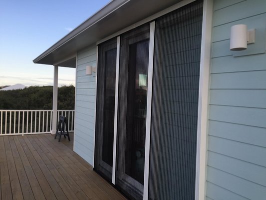 Anti mosquito waterproof Retractable screen door with pleated net