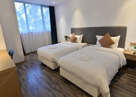 Comfortable Bedroom Suite Furniture With 5 Light Lacquer Finish