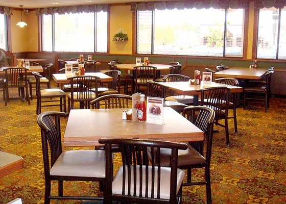 Modern Restaurant Furniture / Oak Wooden Restaurant Tables And Chairs