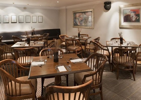 Modern Restaurant Furniture / Oak Wooden Restaurant Tables And Chairs