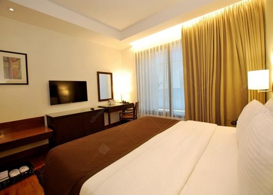 Contemporary Luxury Hotel Bedroom Furniture With Chair / Table Loose