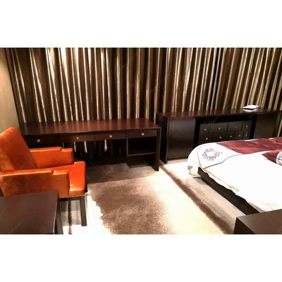 Luxury Wooden Villa / Hotel Bedroom Furniture Sets Customized Size