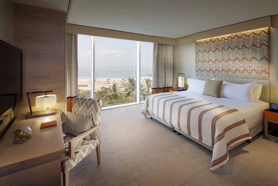 Custom Made 5 Star Hilton Hotel Furniture / Hospitality Bedroom Furniture Sets
