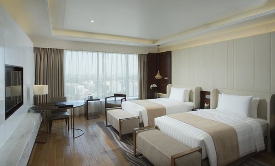 Melamine Surface Finish Wooden Hotel Furniture For Sheaton SGS BV COC