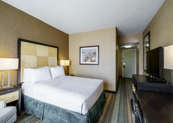 Modern Marriott Hotel Bedroom Furniture Taiwan TAIHO Brand Paint Table