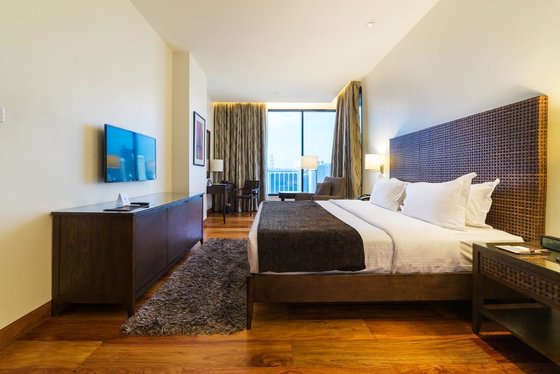 Elegant Three Star Hotel Bedroom Furniture With Desk / Chiar Customized Color