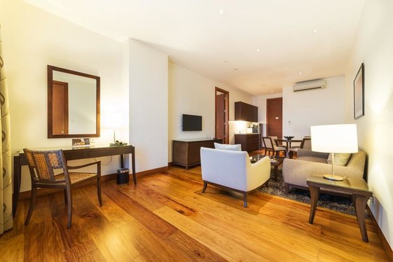 Elegant Three Star Hotel Bedroom Furniture With Desk / Chiar Customized Color