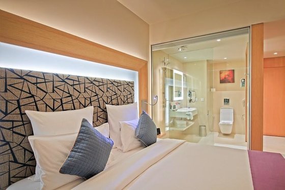 Modern 3 Star Hotel Furniture , Wooden Double Beds For Bedroom