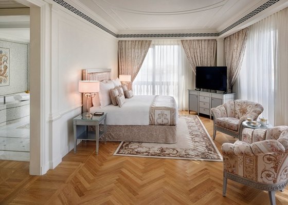 Classical White Color Hotel Apartment Furniture Sets Plywood Panel