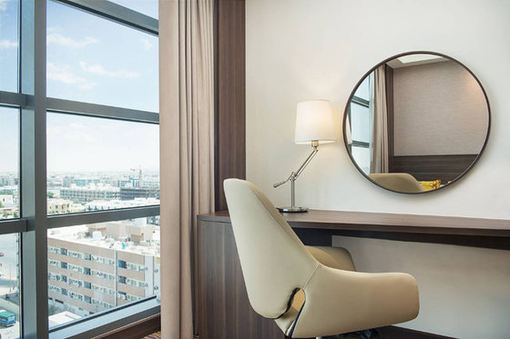 Holiday Inn Inexpensive Economical Hotel Bedroom Furniture Sets Solid Wood Material
