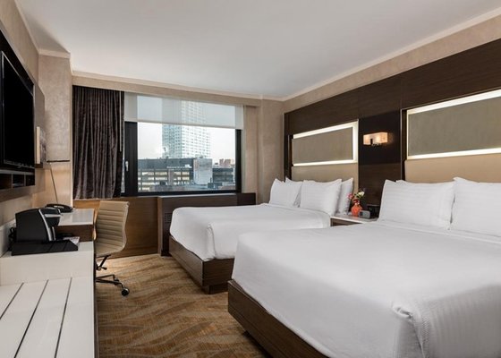 Solid Wood Cheap Hotel Furniture , Modern Style Hotel Bedroom Set