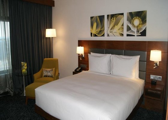 Solid Wood Cheap Hotel Bedroom Furniture MDF Panel With Melamine Finished