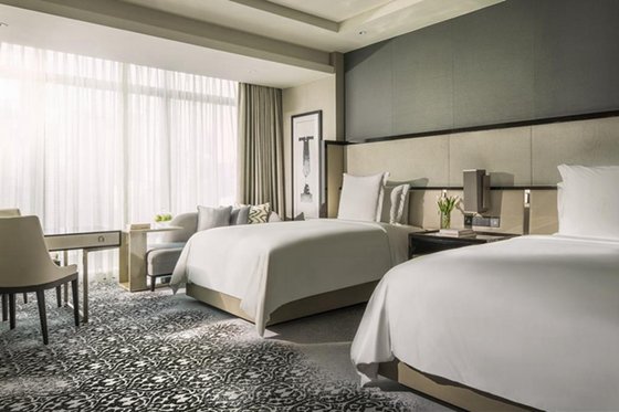 Modern Apartment Furniture Sets / Solid Wood Hotel Room Furniture