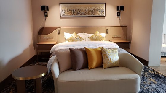 Specialized Custom Made 5 Star Hotel Bedroom Furniture Provide Installation Service