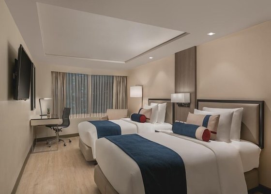King Size Boutique Cheap Hotel Furniture Laminate / Melamine Table
