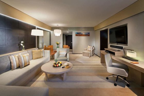 Custom Made 5 Star Hilton Hotel Furniture / Hospitality Bedroom Furniture Sets