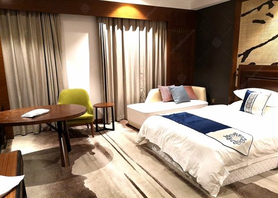 Luxury Wooden Antique Hotel Furniture Dubai With 4 Poster Bed Customized Color