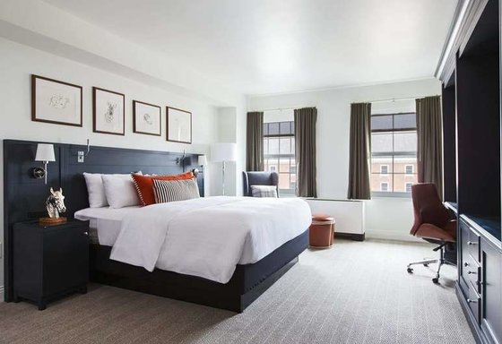 Custom Marriott Hotel Furniture With Pecorative High - Pressure Lcminate