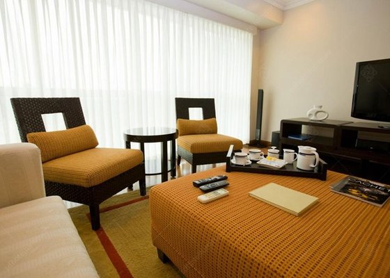 Durable Modern Hotel Bedroom Furniture / Hotel Quality Bed With Plywood Panel