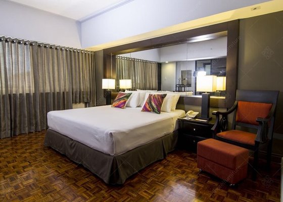 Customized Modern Hotel Bedroom Furniture / Simpty 3 Star Hotel Bed and Chair