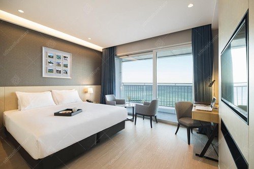 Environmental Modern Hotel Bedroom Furniture Birch , Pine , Ash Solid Wood