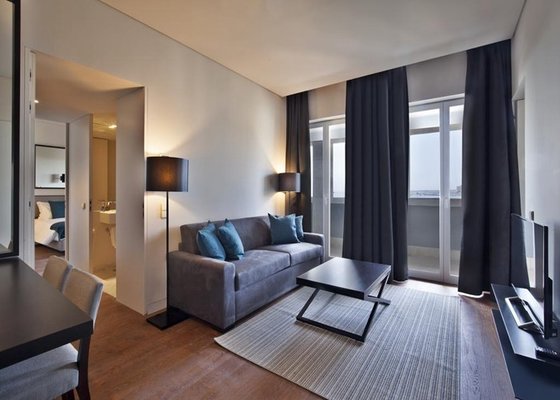 Hotel Bedroom Queen Size Hotel Bed Furniture Set Contemporary Style