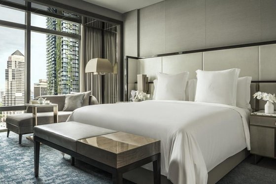Modern Apartment Furniture Sets / Solid Wood Hotel Room Furniture
