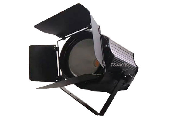 China 4in One Rgbw / Rgba Custom Studio Zoom Light 200w Cob Led Wash Spotlight With  Barn Door supplier