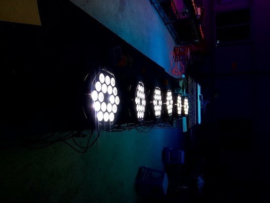 High Brightness Led Bulb 18 x 18w 6 In 1 RGBWAV 12w 15W Led Par Light Indoor Dmx Par Cans supplier