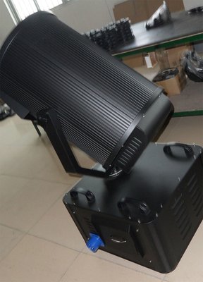 High Configuration 2kw - 5kw Outdoor Sky Beam Light Stand Alone Mode supplier
