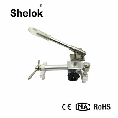 Pneumatic hand pump pressure calibrator