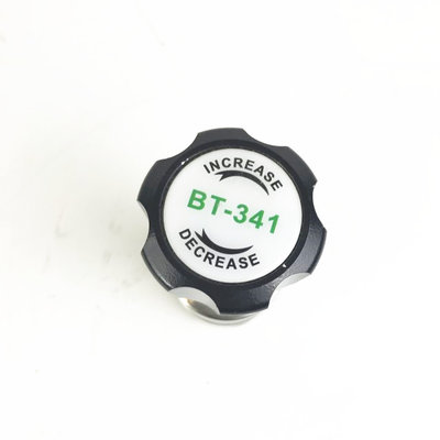 Gas back pressure regulator back pressure regulating valve