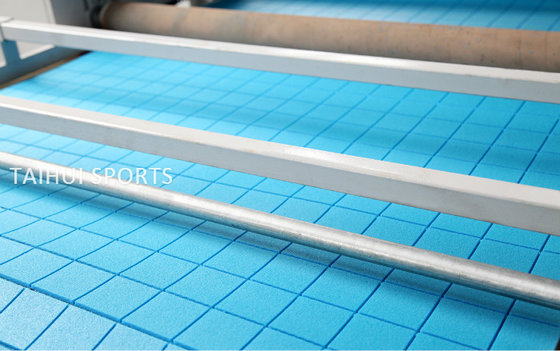 PE Foam Two Sides Grooved Recyclable Artificial Turf Shock Pad 8-20mm Customized Thickness Underlay For Multiple Purpose